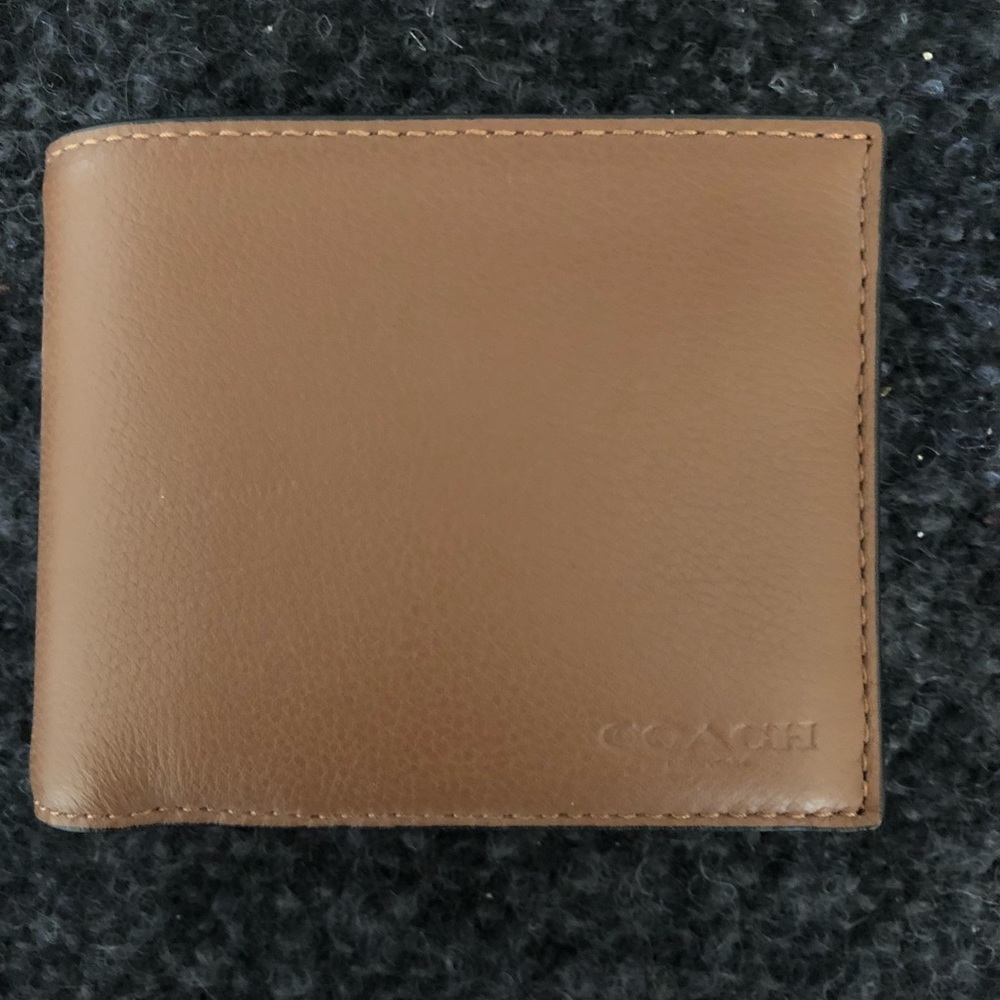 New Coach Wallet With Smaller Interior Wallet - Gem
